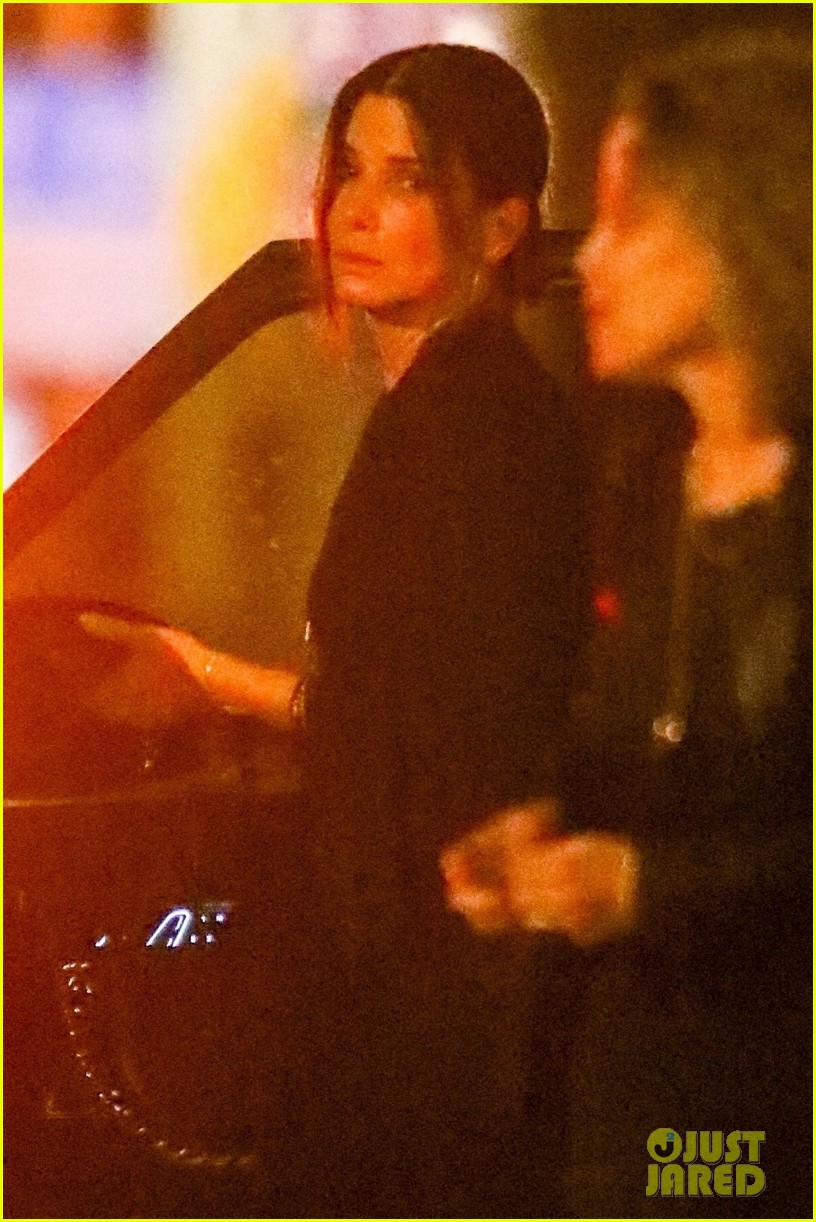 Sandra Bullock Makes a Rare Outing With a Friend In West Hollywood ...