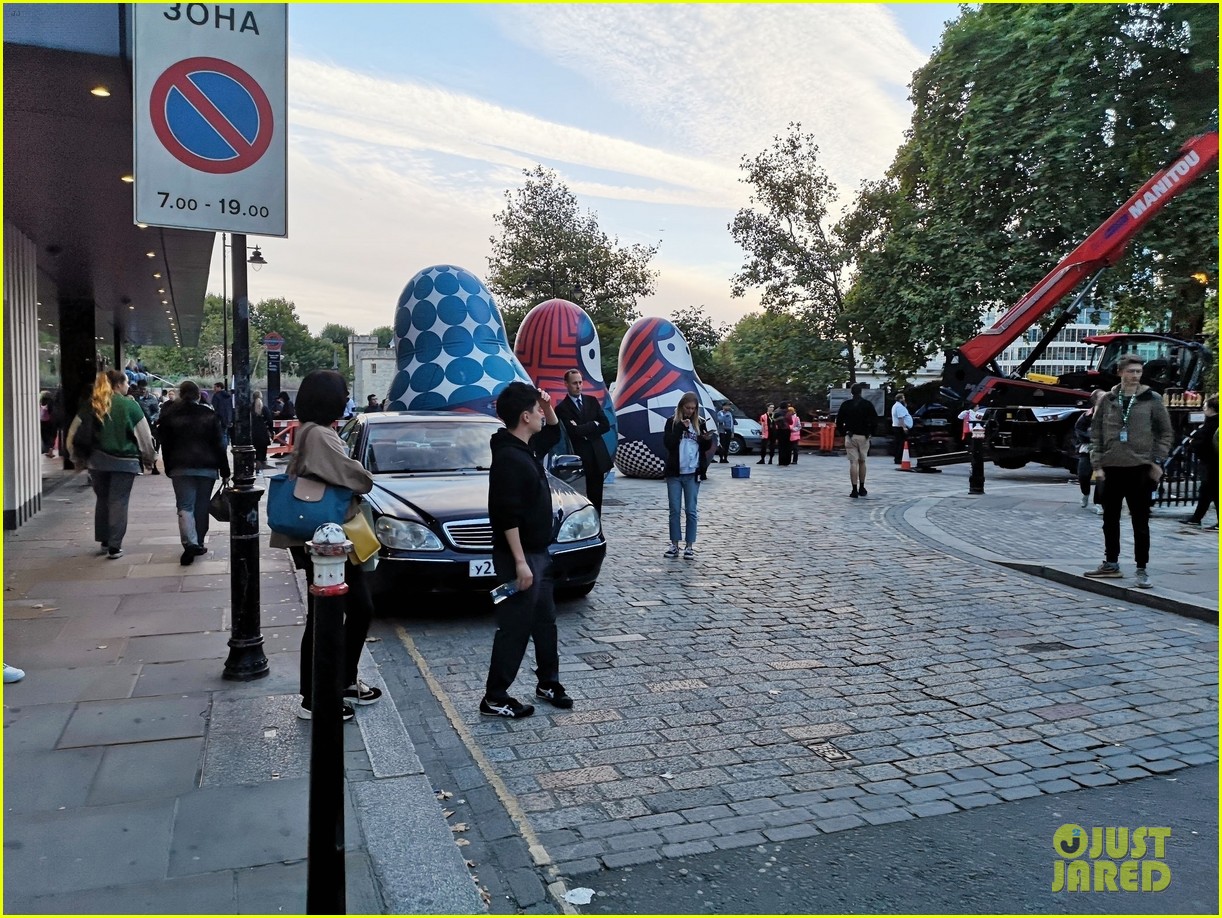 Emilia Clarke Is Back on 'Secret Invasion' Set & There Are a Lot of ...