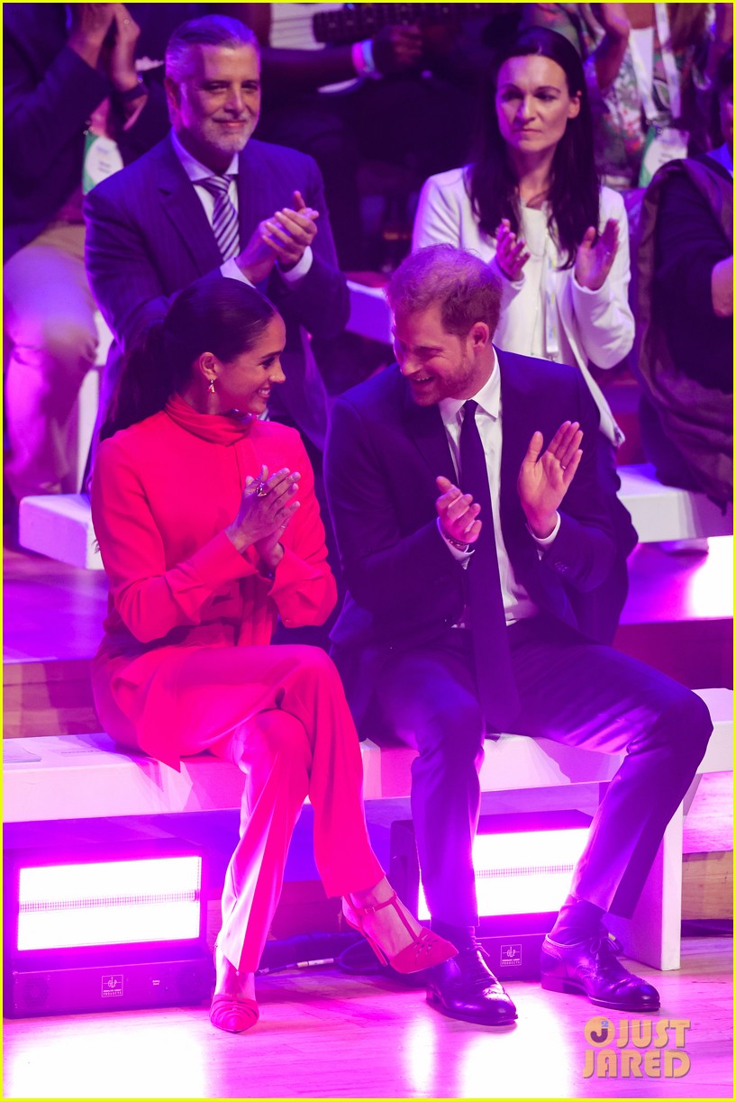 Meghan Markle Wears Red For 2022 One Young World Summit With Prince ...