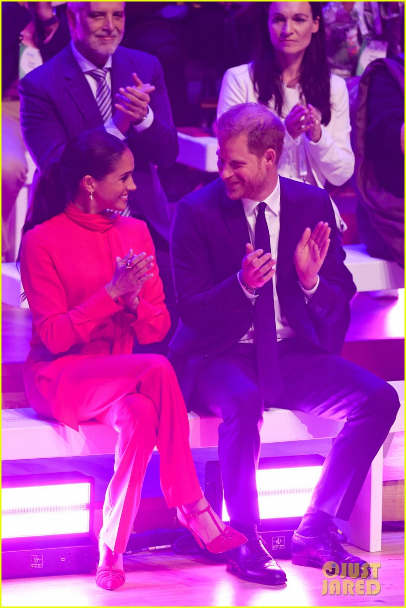 Meghan Markle Wears Red For 2022 One Young World Summit With Prince ...