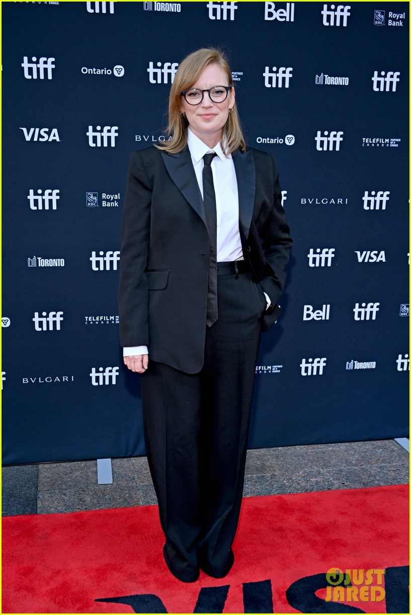 Claire Foy, Jessie Buckley & Rooney Mara Are 'Women Talking' at TIFF ...