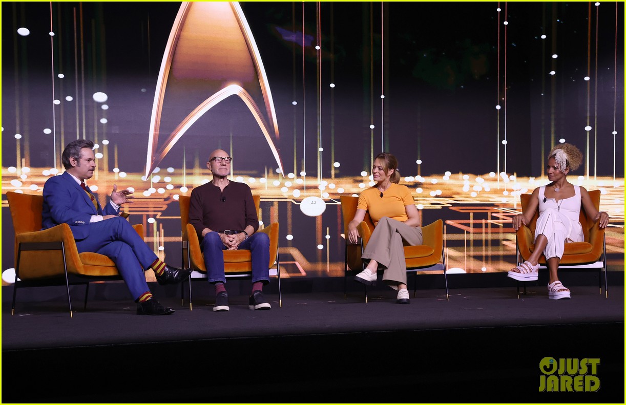 Patrick Stewart Announces 'Picard' Final Season Premiere Date at Star ...