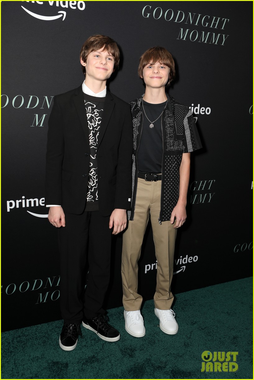 Naomi Watts Joined by On-Screen Sons Cameron & Nicholas Crovetti at ...