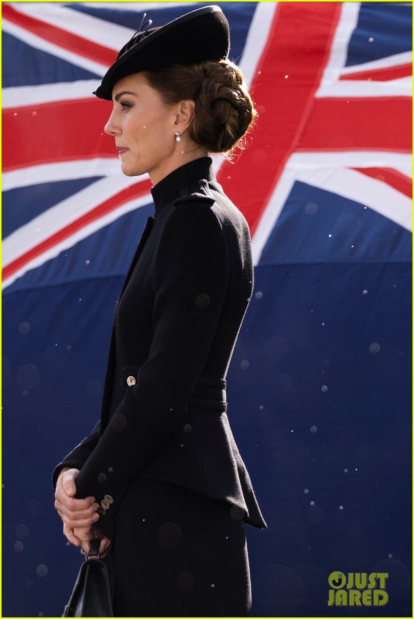 Prince William & Kate Middleton Meet the Troops Who Were Deployed to ...