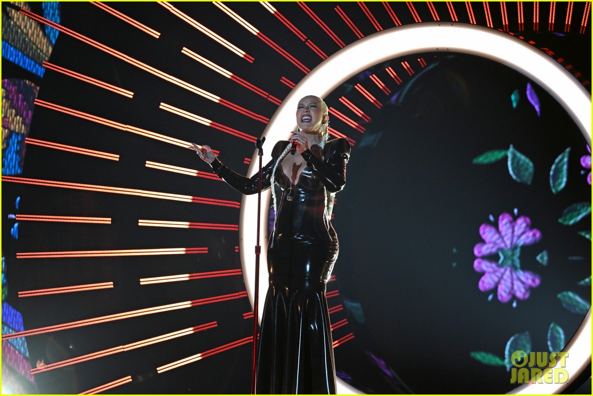 Christina Aguilera Performs 'La Reina,' Honored with Spirit of Hope ...