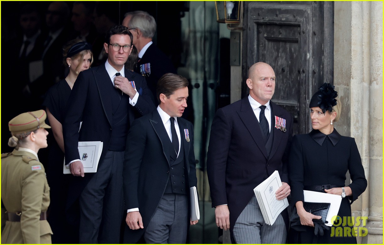 Zara Tindall Holds Her Husband Mike's Arm at Queen Elizabeth's Funeral ...
