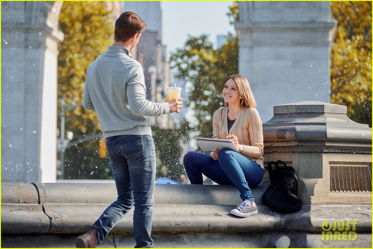 Aimee Teegarden Finds Her Passion In New York City in Hallmark's ...