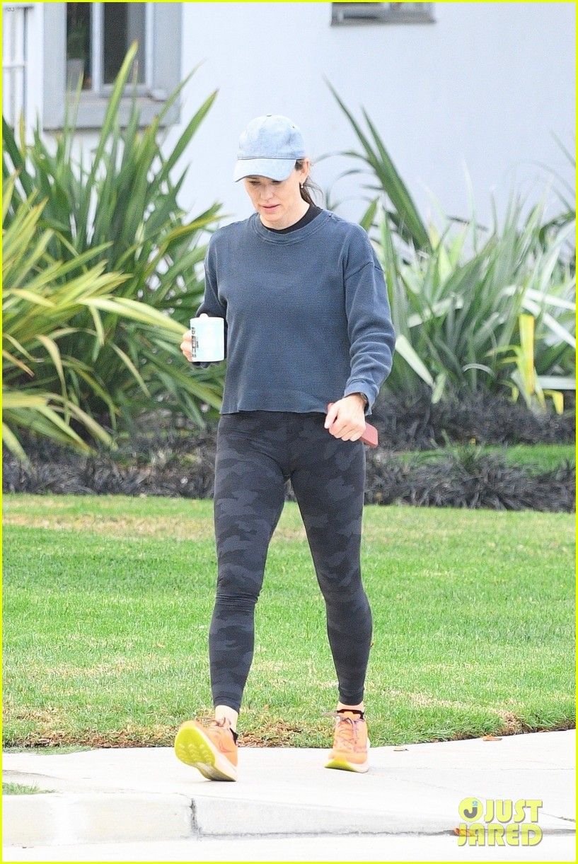 Ben Affleck & Jennifer Garner Seen Going Separate Ways After a School Visit Together: Photo ...