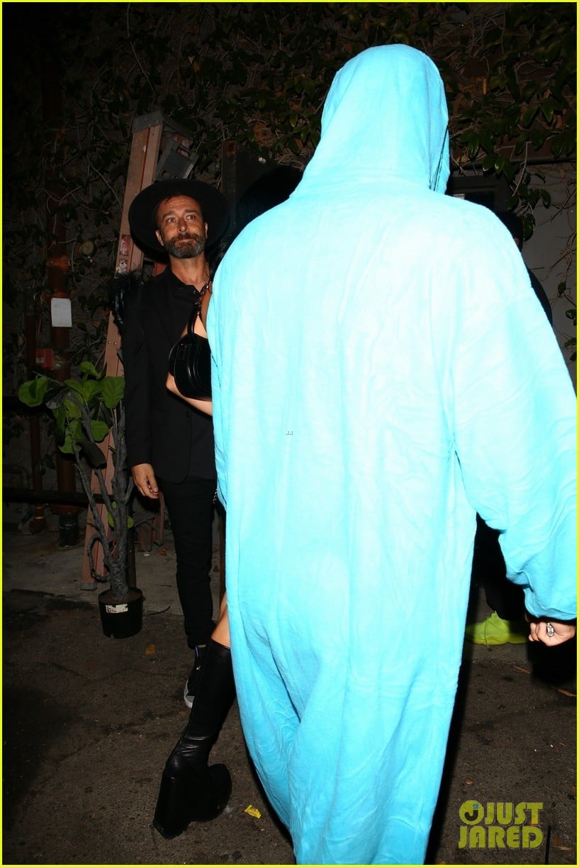 Hailey Bieber Dresses as a Sexy Vampire for Halloween While Justin ...