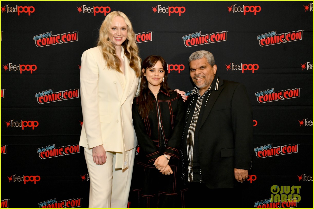 Brendan Fraser, Sam Heughan & Oscar Isaac Hit Up New York Comic Con ...