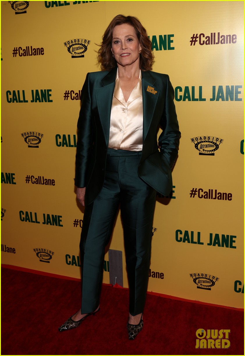 Elizabeth Banks Talks The Importance of New Movie 'Call Jane' at LA ...