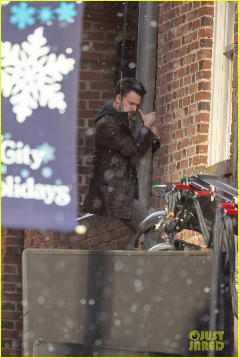 Chris Evans Slides Down a Drain Pipe While Filming His Own Stunts For ...