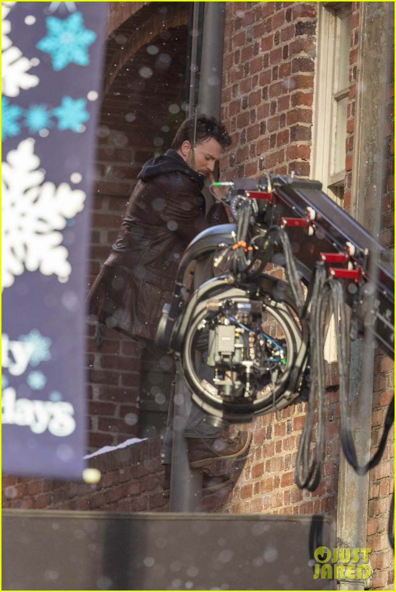 Chris Evans Slides Down a Drain Pipe While Filming His Own Stunts For ...