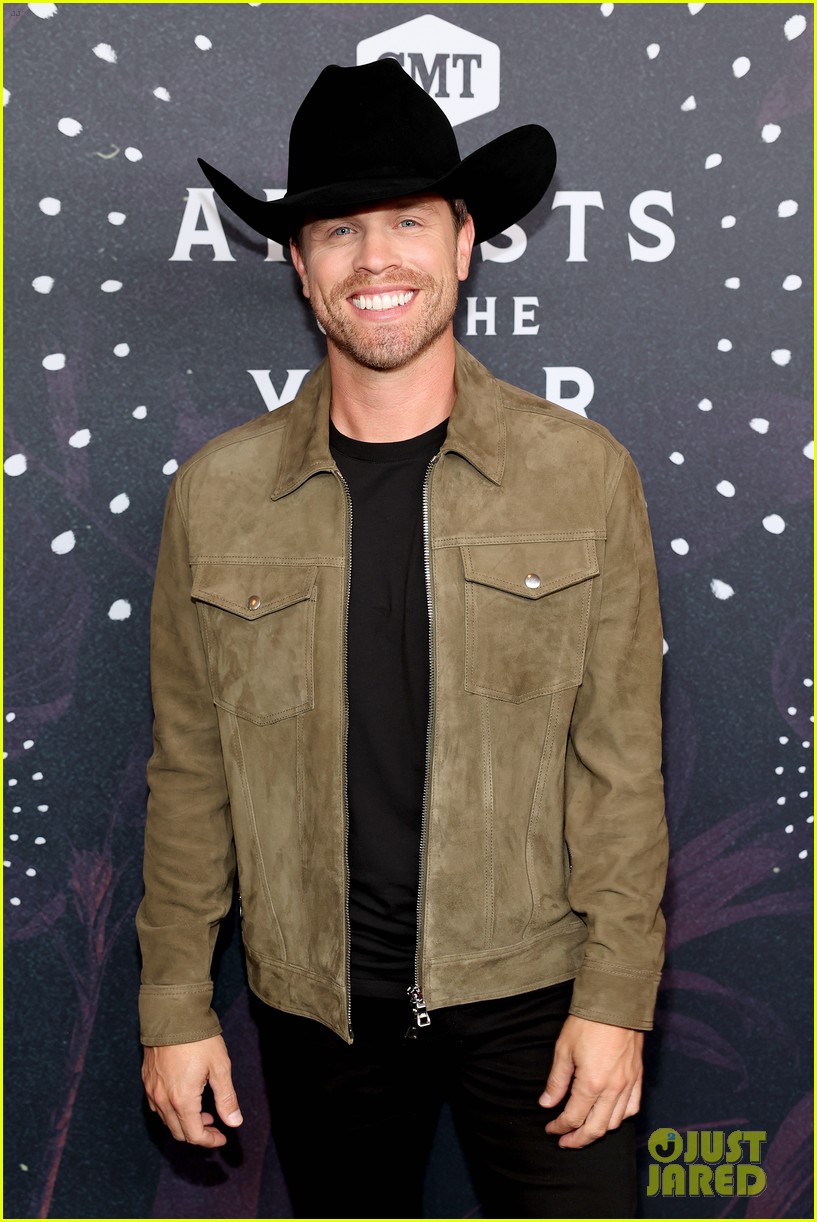 Kelsea Ballerini Honors Carly Pearce & More at CMT Artists Of The Year ...