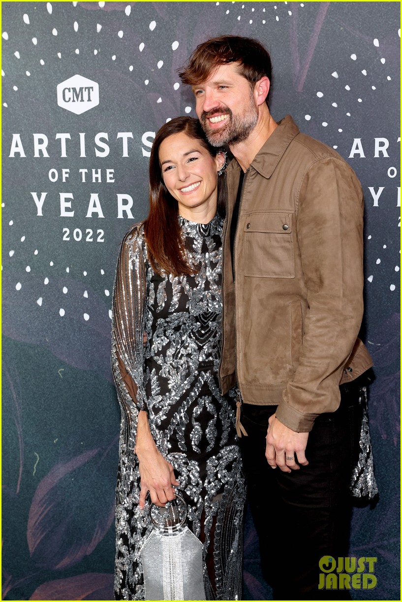 Kelsea Ballerini Honors Carly Pearce & More at CMT Artists Of The Year ...