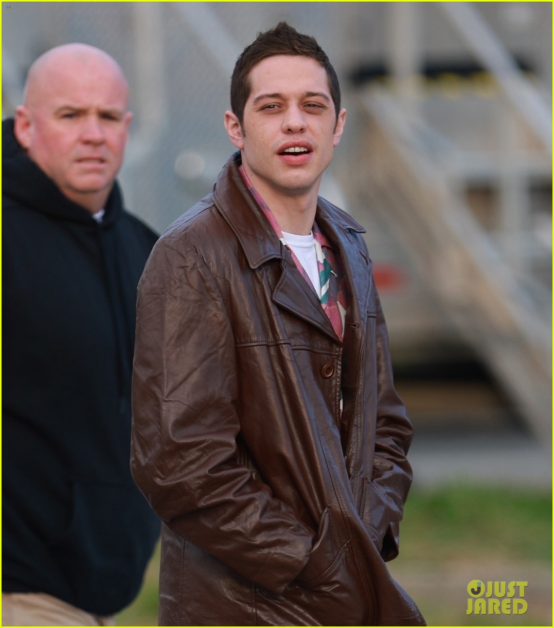 Pete Davidson & Simon Rex Film 'Bupkis' in Staten Island: Photo 4840847 ...