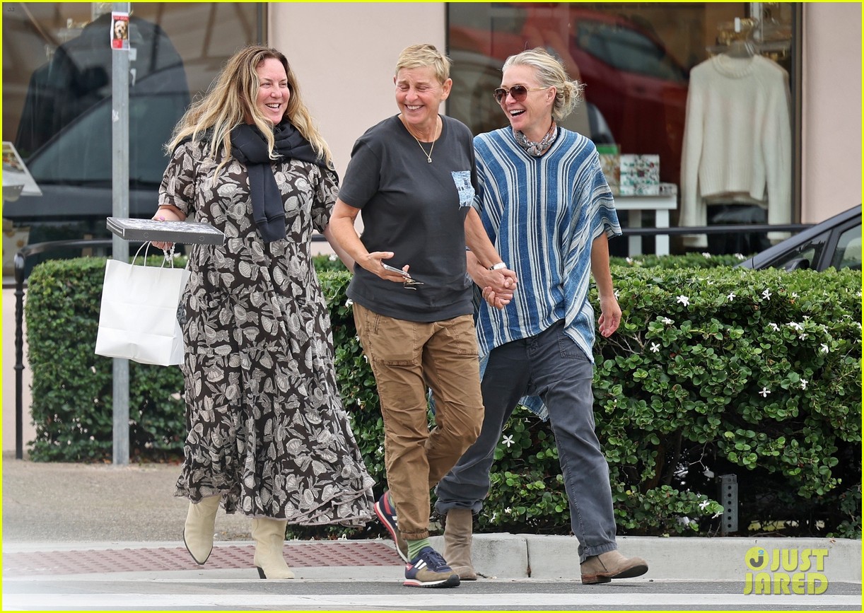Ellen DeGeneres & Portia de Rossi Hold Hands in New Photos: Photo ...