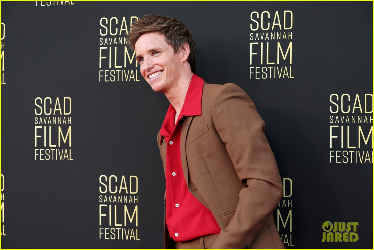 Eddie Redmayne Credits His Parents For Being The Secret To His Success ...