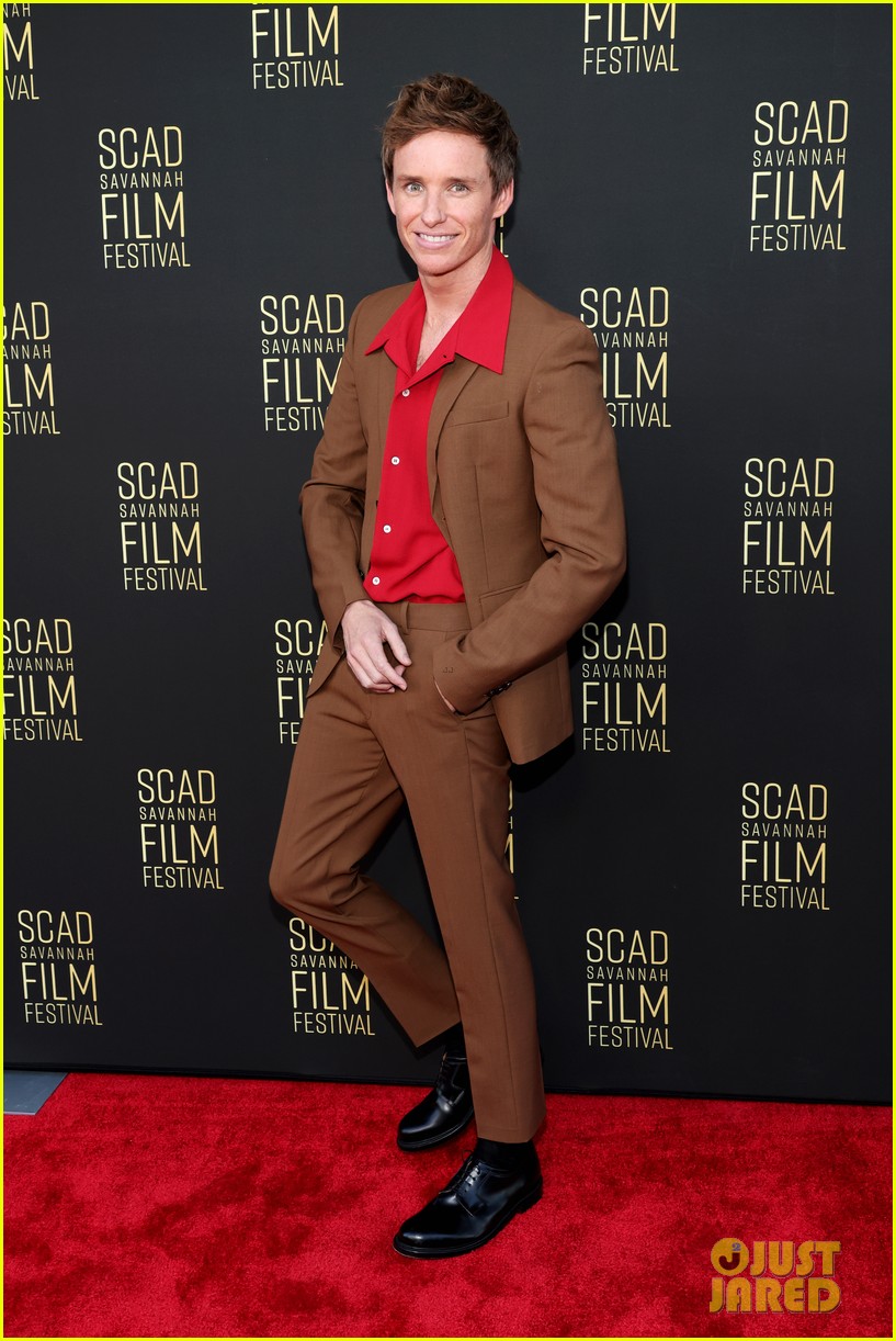 Eddie Redmayne Credits His Parents For Being The Secret To His Success ...