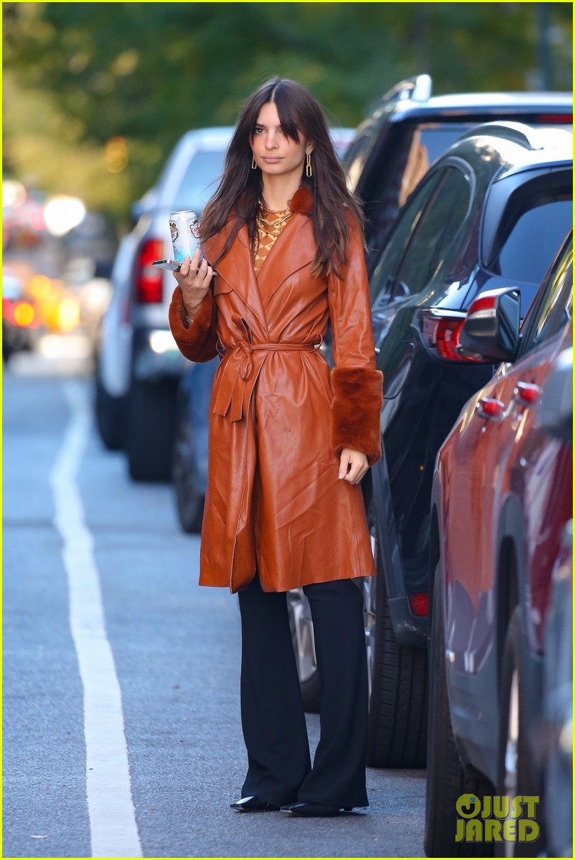 Emily Ratajkowski Heads to 'Saturday Night Live' After-Party with Ziwe ...