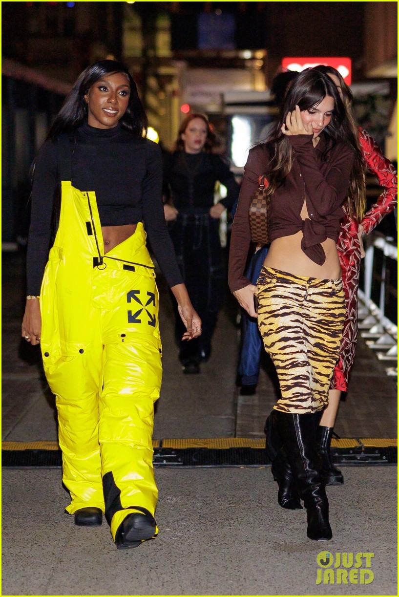 Emily Ratajkowski Heads to 'Saturday Night Live' After-Party with Ziwe ...