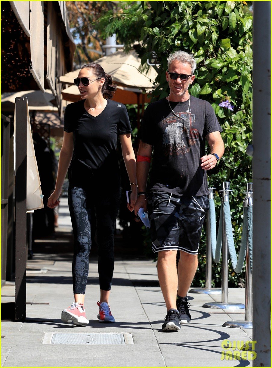 Gal Gadot Has A Lunch Date With Husband Jaron Varsano in LA: Photo ...