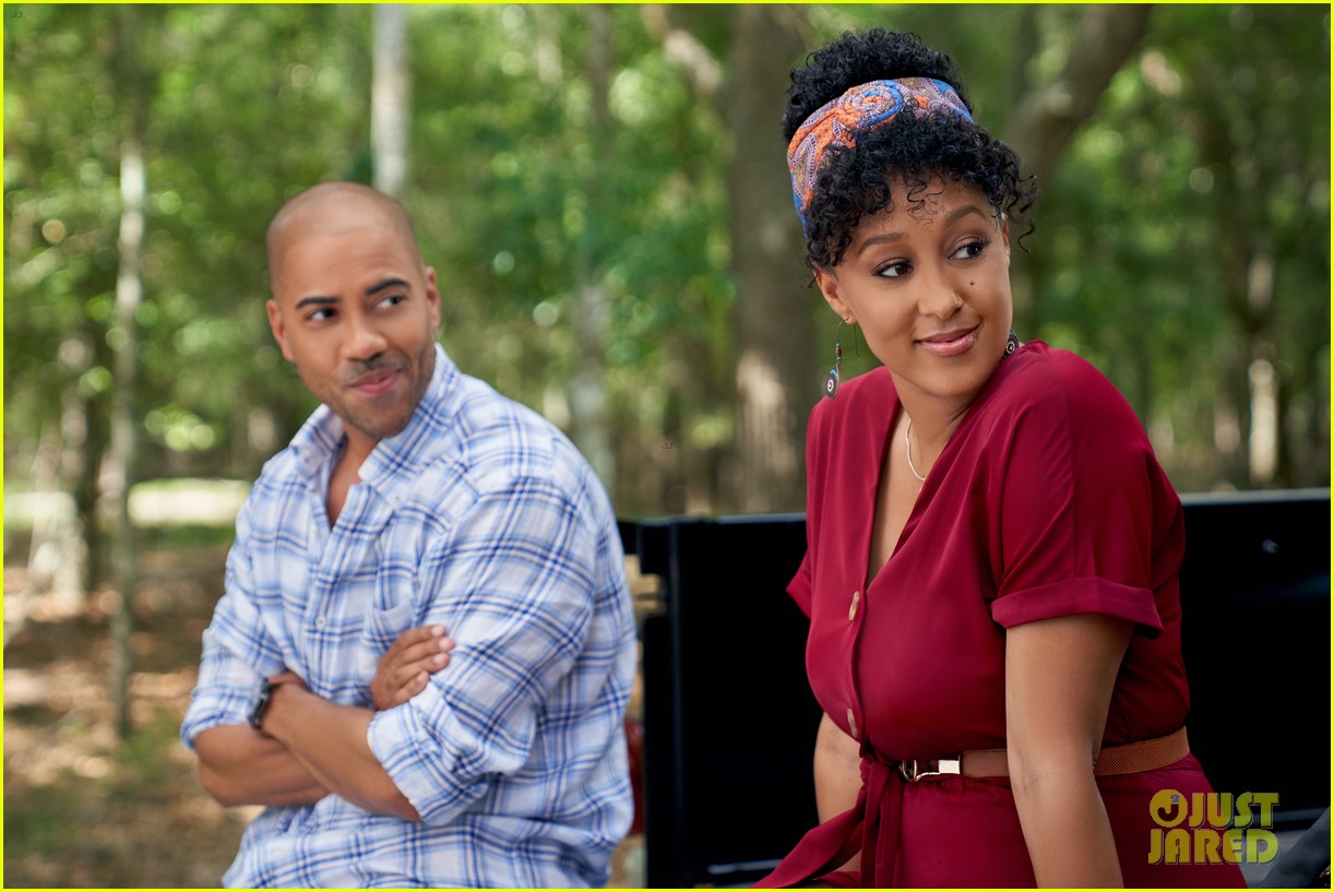 Tamera Mowry-Housley Strengthens Her Friendship With Krystal Joy Brown & Lyndie Greenwood in ...