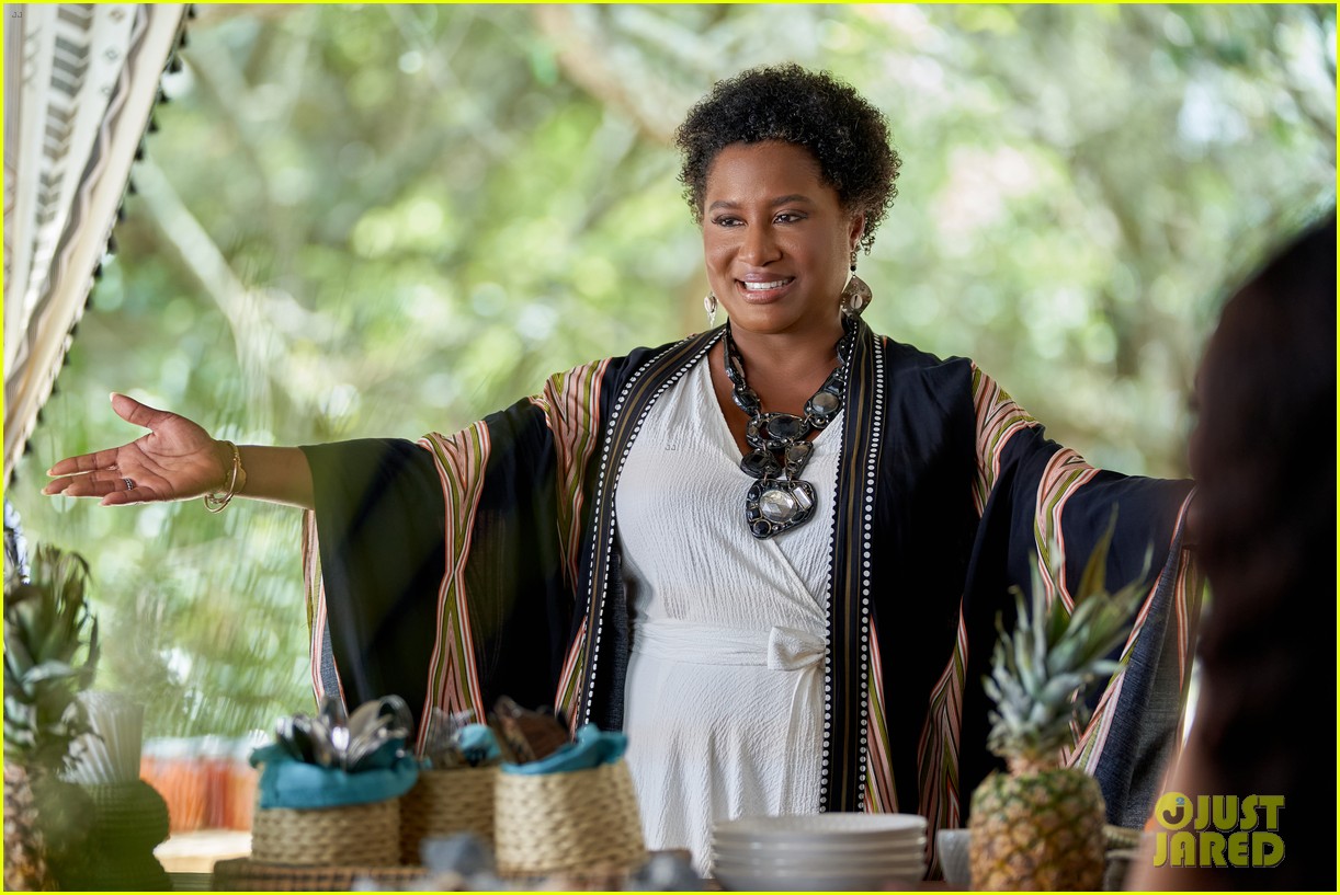 Tamera Mowry-Housley Strengthens Her Friendship With Krystal Joy Brown & Lyndie Greenwood in ...