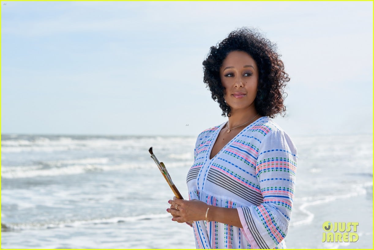 Tamera Mowry-Housley Strengthens Her Friendship With Krystal Joy Brown & Lyndie Greenwood in ...