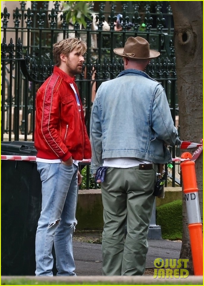 Photo: ryan gosling stephanie hsu dogs tangle fall guy set 16 | Photo ...