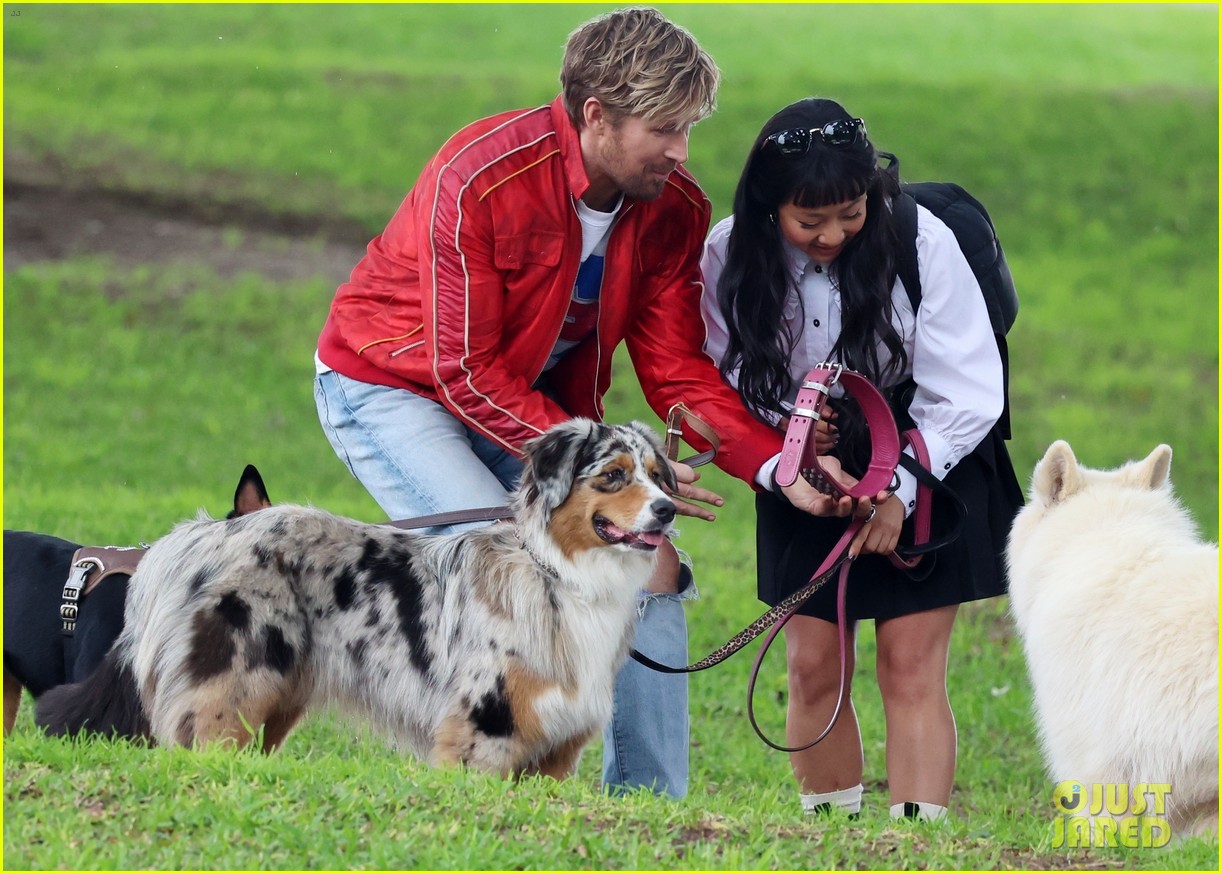Photo: ryan gosling stephanie hsu dogs tangle fall guy set 54 | Photo ...