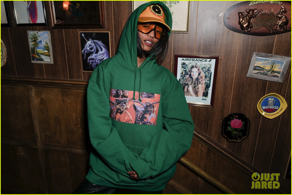 Irina Shayk & Bradley Cooper Celebrate Together at Self Portrait Party ...