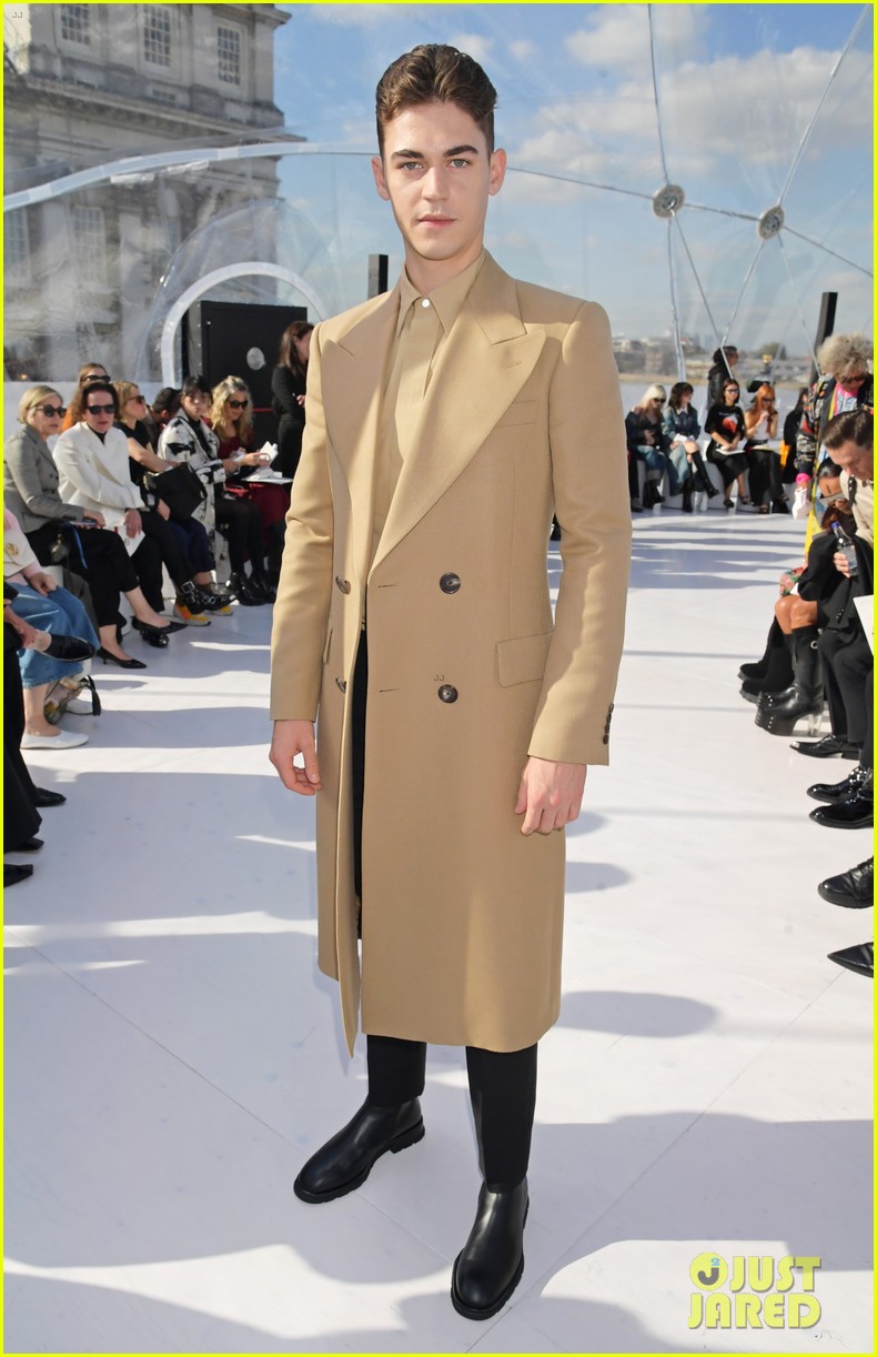 Janet Jackson & Letitia Wright Watch Naomi Campbell Walk in Alexander ...