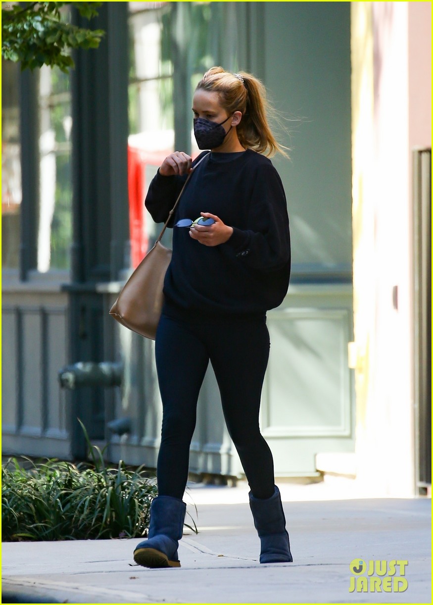 Jennifer Lawrence Steps Out in NYC After Release of 'Causeway' Trailer ...