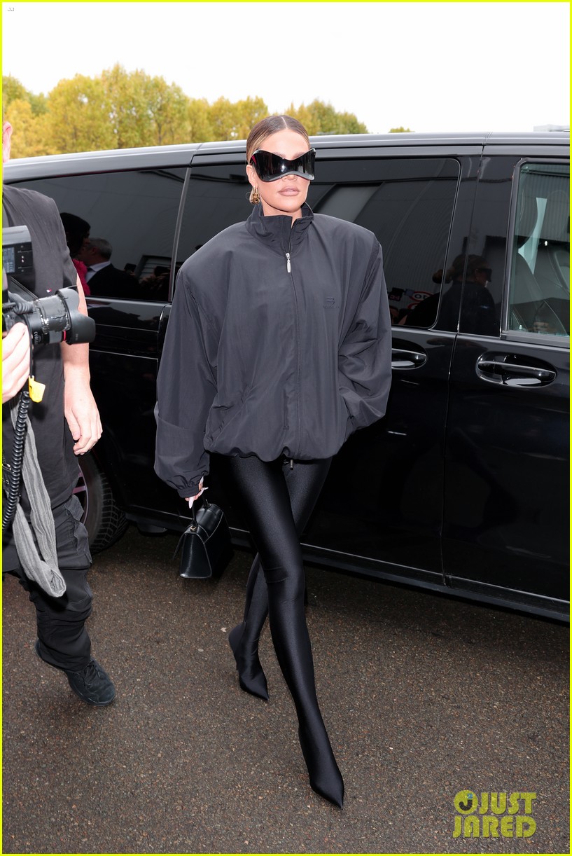 Kanye West Brings His Kids to Balenciaga Fashion Show, Walks Muddy ...