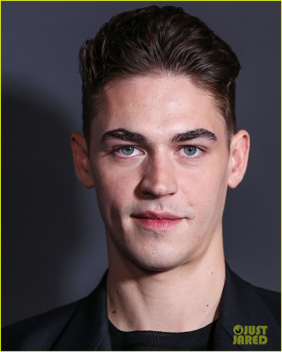 Ashlee Simpson Supports Husband Evan Ross at Premiere of His Zombie ...