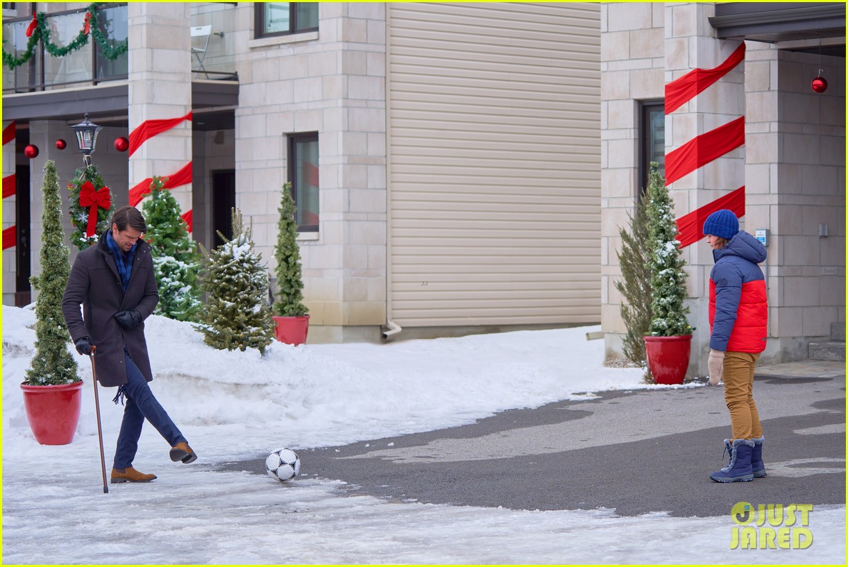 Natalie Hall Reunites With Corey Sevier For 'Noel Next Door'; Kicking ...