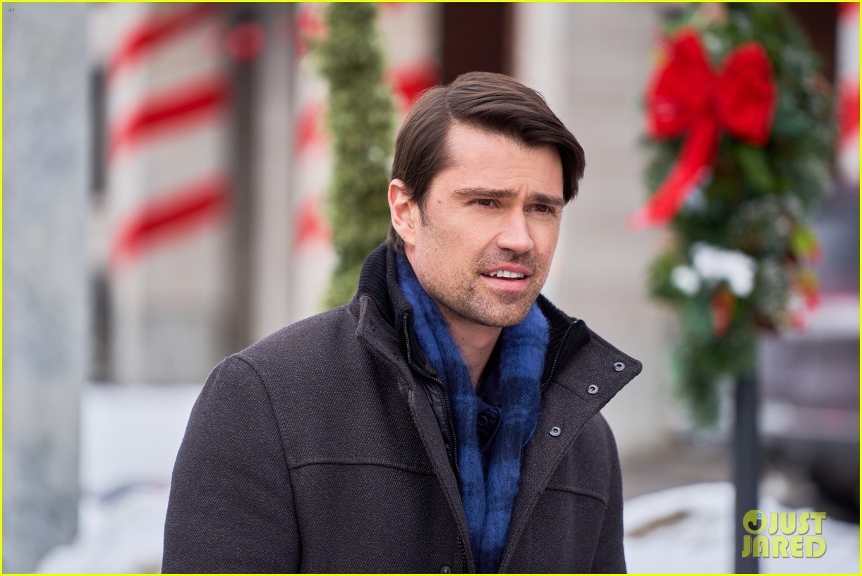 Natalie Hall Reunites With Corey Sevier For 'Noel Next Door'; Kicking ...