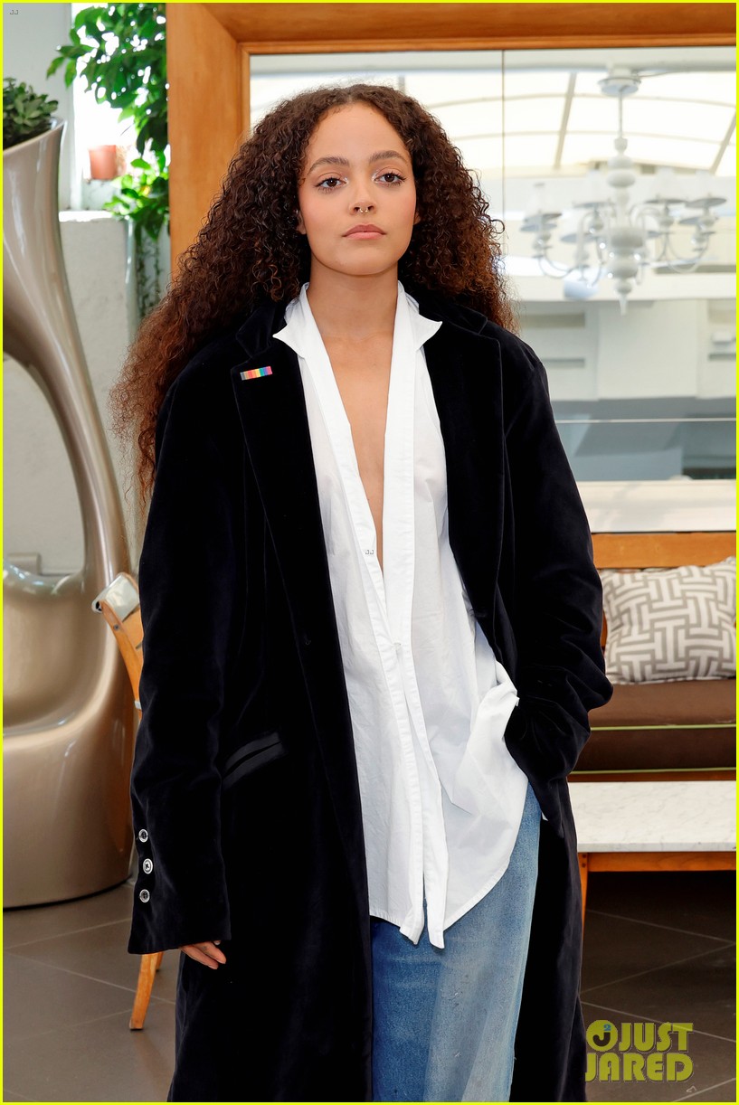 Dwayne Johnson & His 'Black Adam' Co-Stars Step Out to Promote DC Film ...