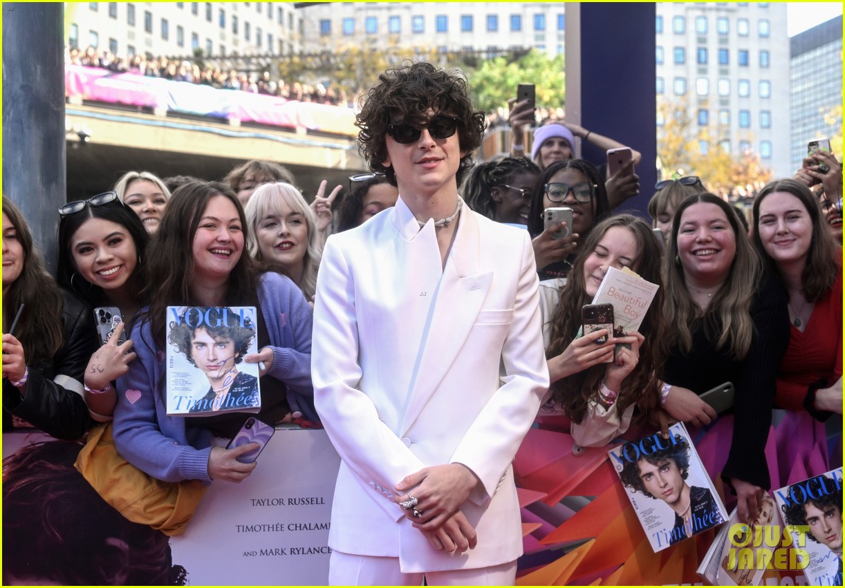 Timothee Chalamet & Taylor Russell Deliver The Perfect Contrast At ...