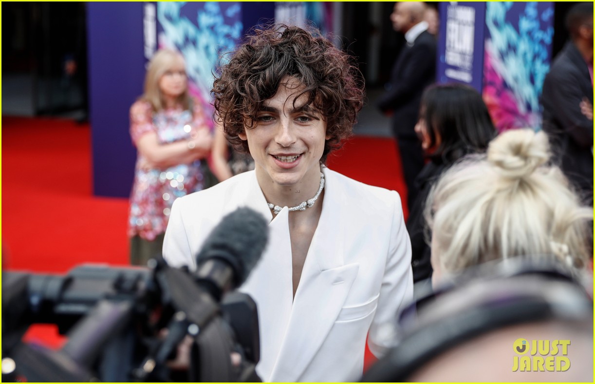 Timothee Chalamet & Taylor Russell Deliver The Perfect Contrast At ...