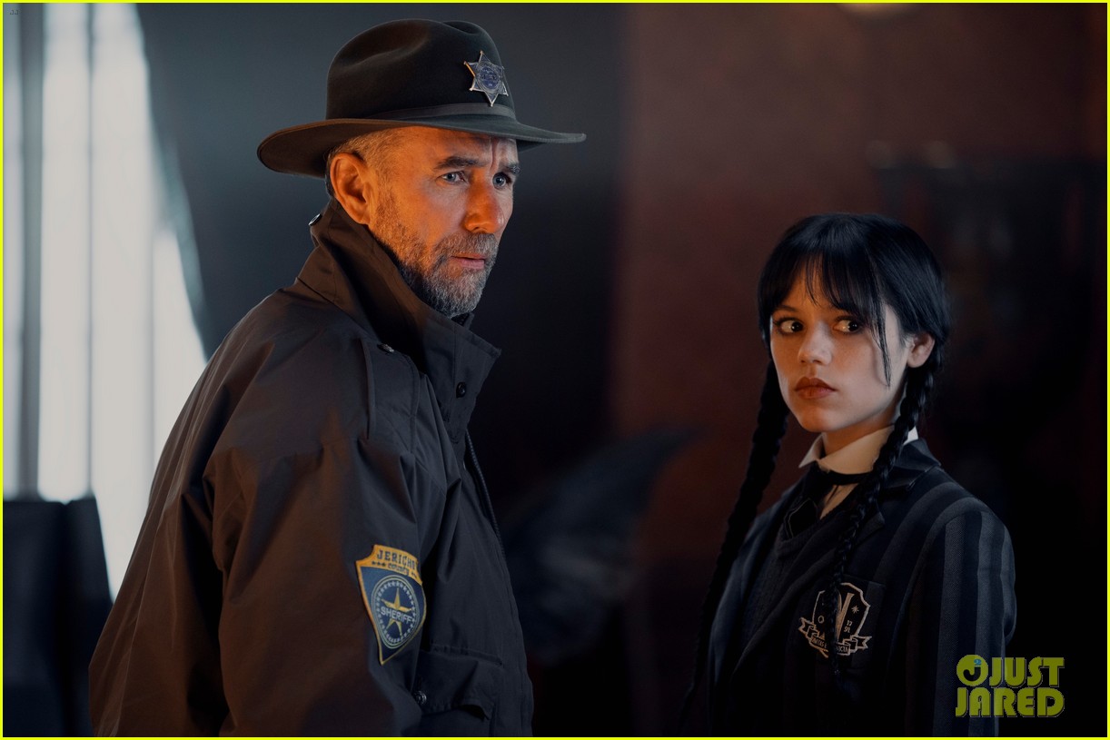 New 'Wednesday' Trailer Reveals Actor Playing Uncle Fester - Watch Now ...