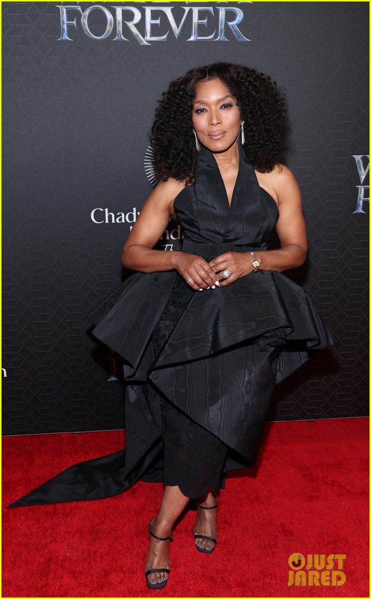 Angela Bassett Didn't Want To Film One 'Black Panther: Wakanda Forever' Scene - MAJOR SPOILERS ...