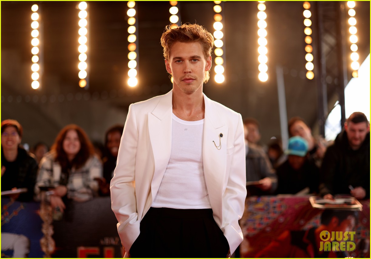 Here's The Elvis Presley Performance That Makes Austin Butler Cry ...