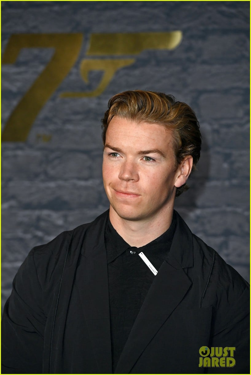 Daniel Craig Looks Sharp While Arriving at 60 Years of James Bond Event ...