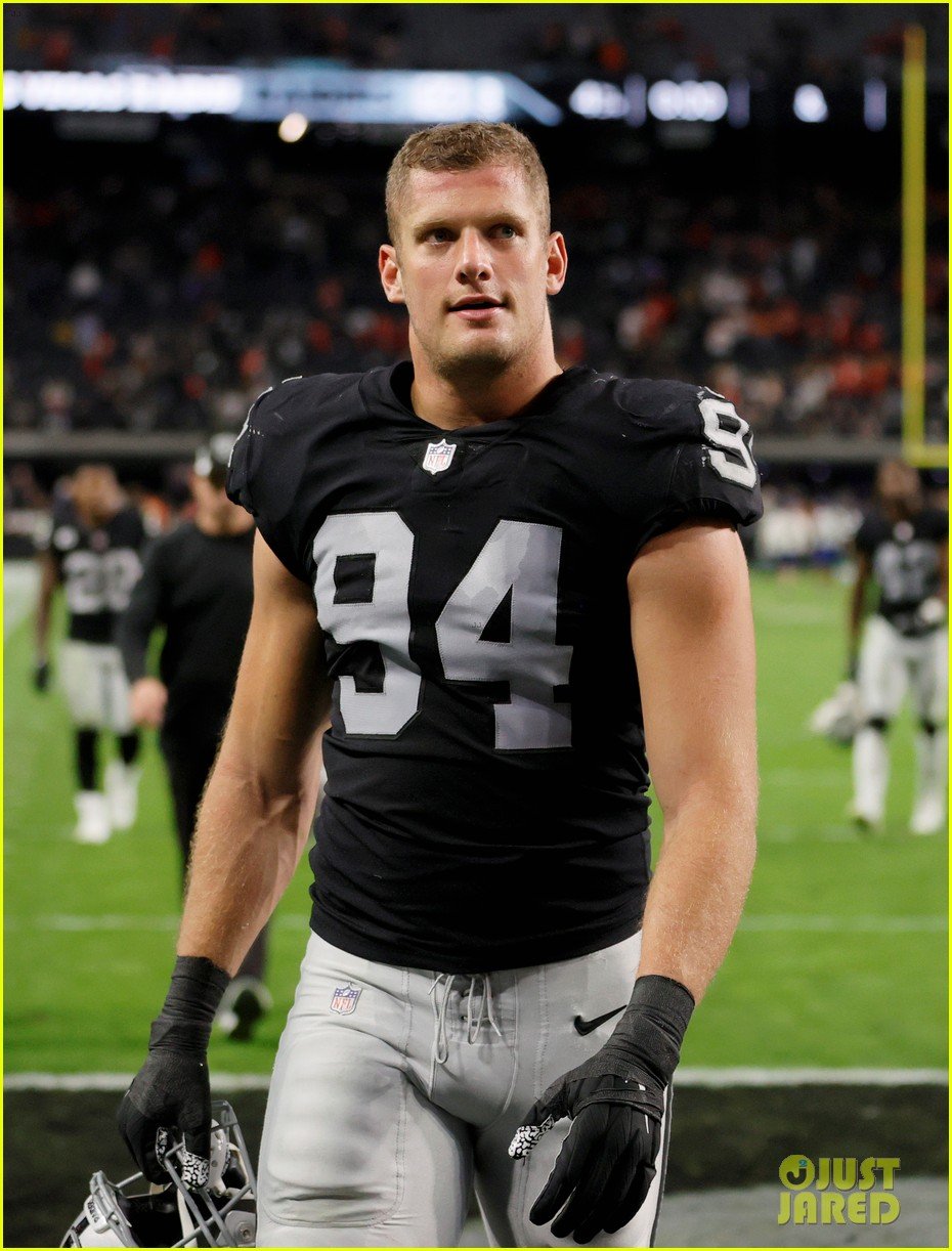 NFL Player Carl Nassib Opens Up About Being a Taylor Swift Fan, Reveals Favorite Album & Top 3 ...