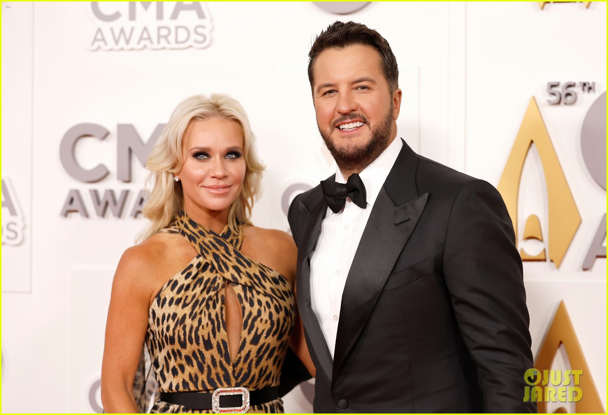 Luke Bryan's Wife Caroline Undergoes 'Unexpected' Surgery: Photo ...