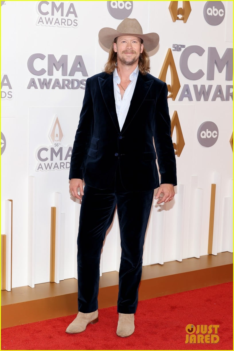 Thomas Rhett & Wife Lauren Akins Join Jessie James Decker & Husband ...