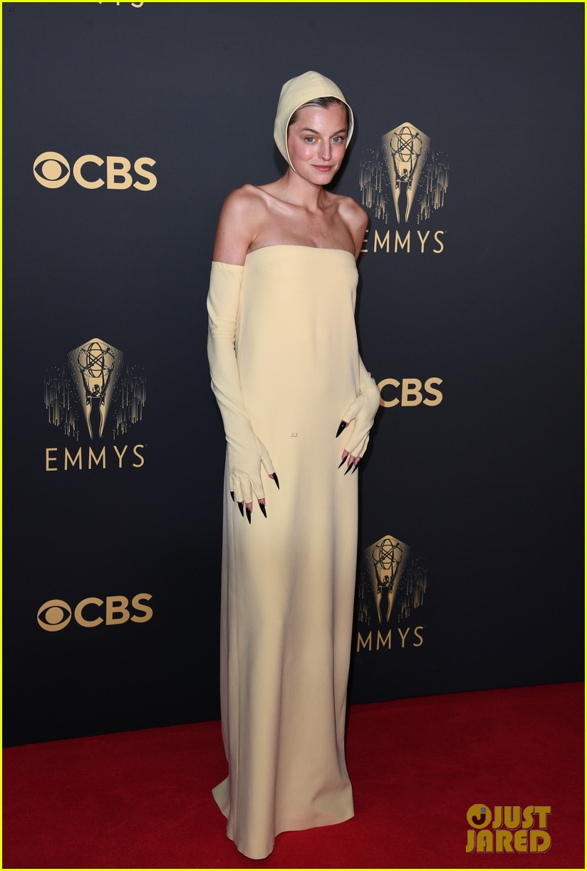 Emma Corrin Wants Awards Shows to Be More 'Inclusive' with Gender ...