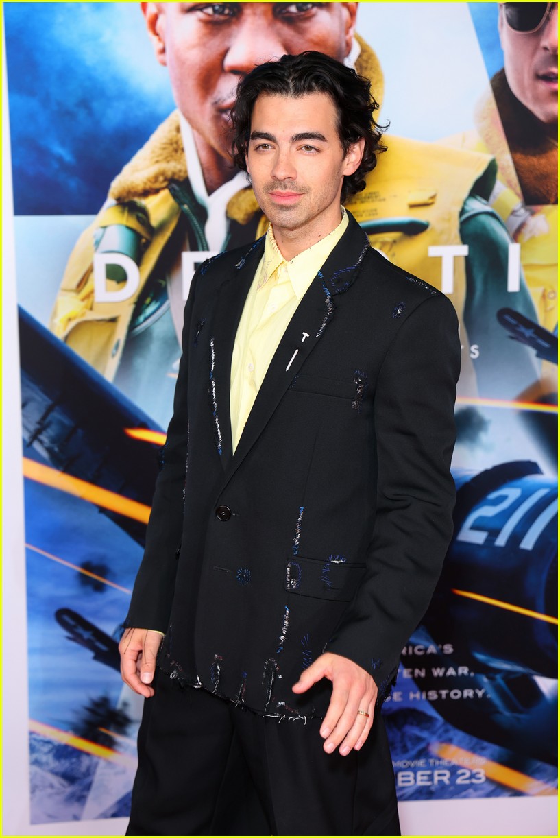 Michael B. Jordan Supports Jonathan Majors & Glen Powell at the ...